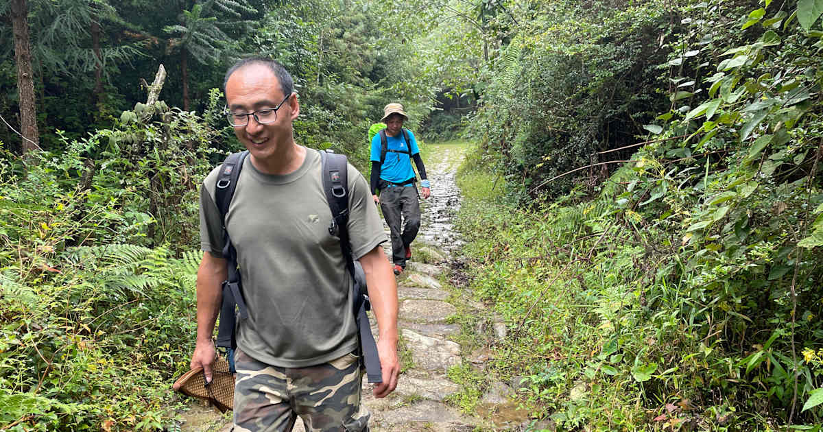 A Walking Partner Uses Lessons of the Deep Past to Guide Him Home