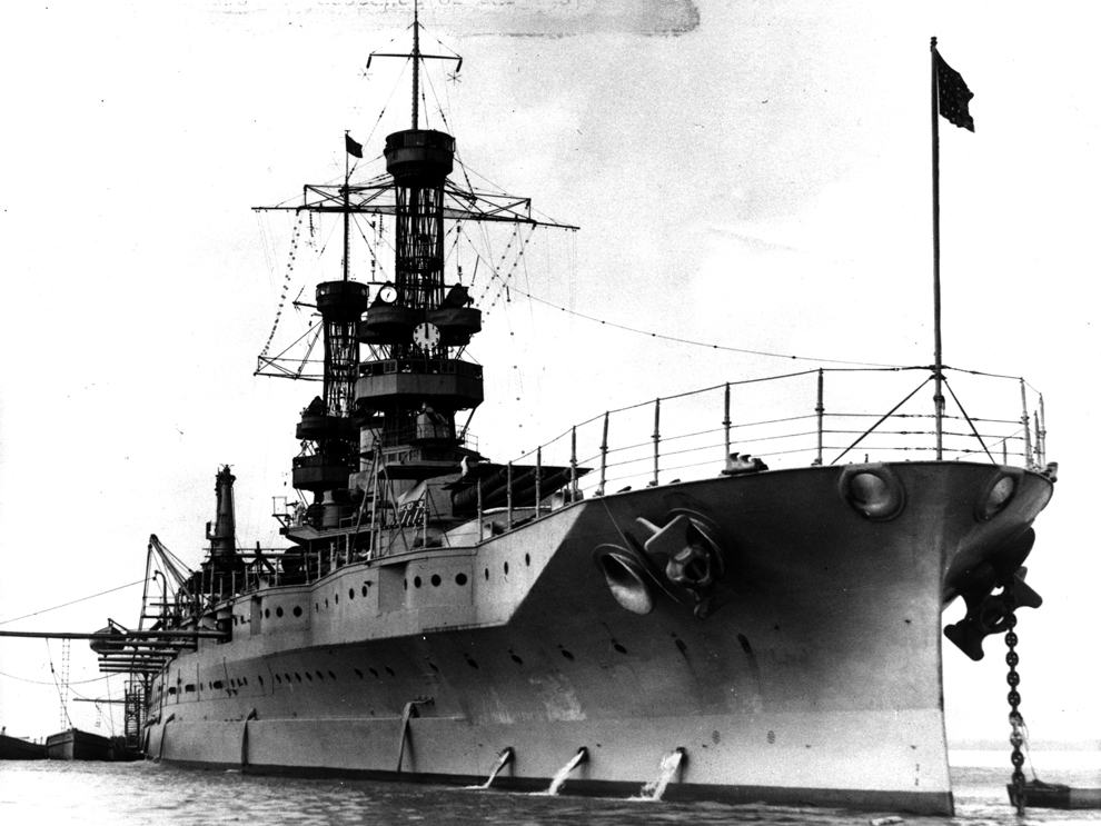Comhlachtaí Faoi Uisce Uss Arizona Stores Ship Photo Index